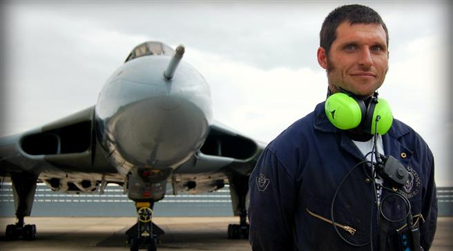Guy Martin: Last Flight of the Vulcan Bomber (2015) – Military Gogglebox